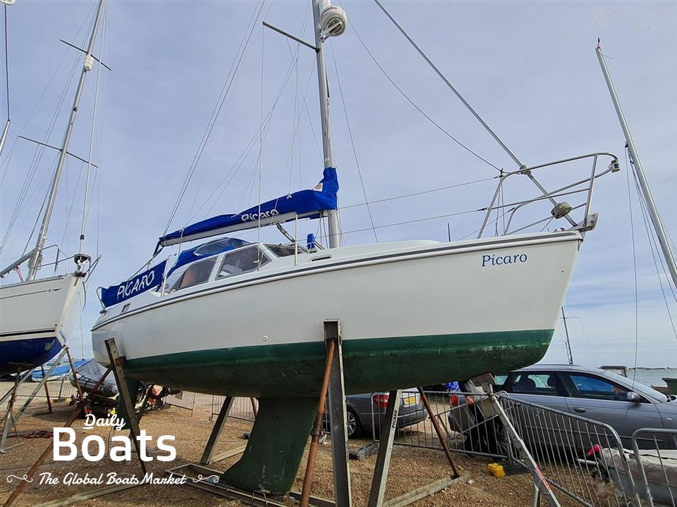 2000 Hunter Pilot 27 for sale. View price, photos and Buy 2000 Hunter ...