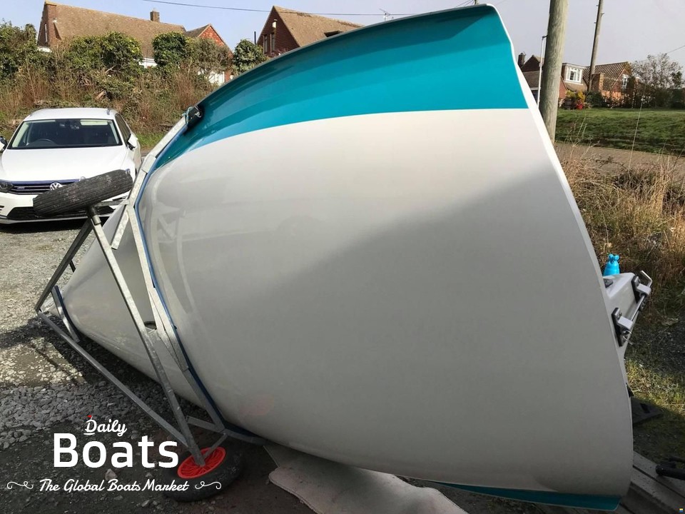 2001 Topper Intern. Buzz White Formula for sale. View price, photos and ...