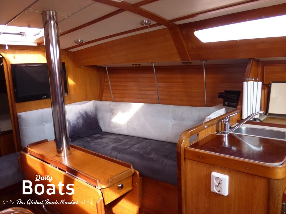 1985 Jeanneau Sun Rise 34 for sale. View price, photos and Buy 1985 ...