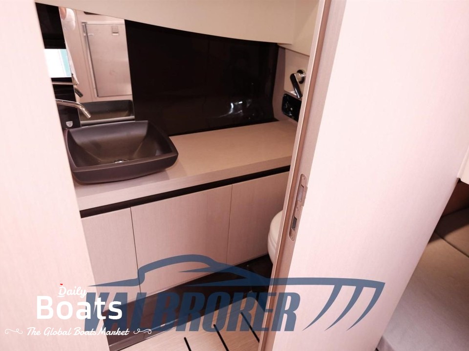 2018 Invictus Gt320 for sale. View price, photos and Buy 2018 Invictus ...