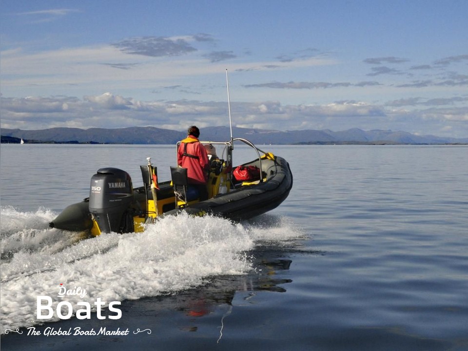 2002 Tornado Semi Rigide à vendre. Voir le prix, les photos et Acheter ...