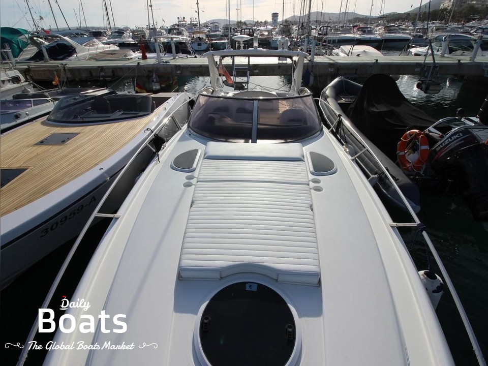 Sunseeker Superhawk 40 for sale. View price, photos and Buy Sunseeker ...