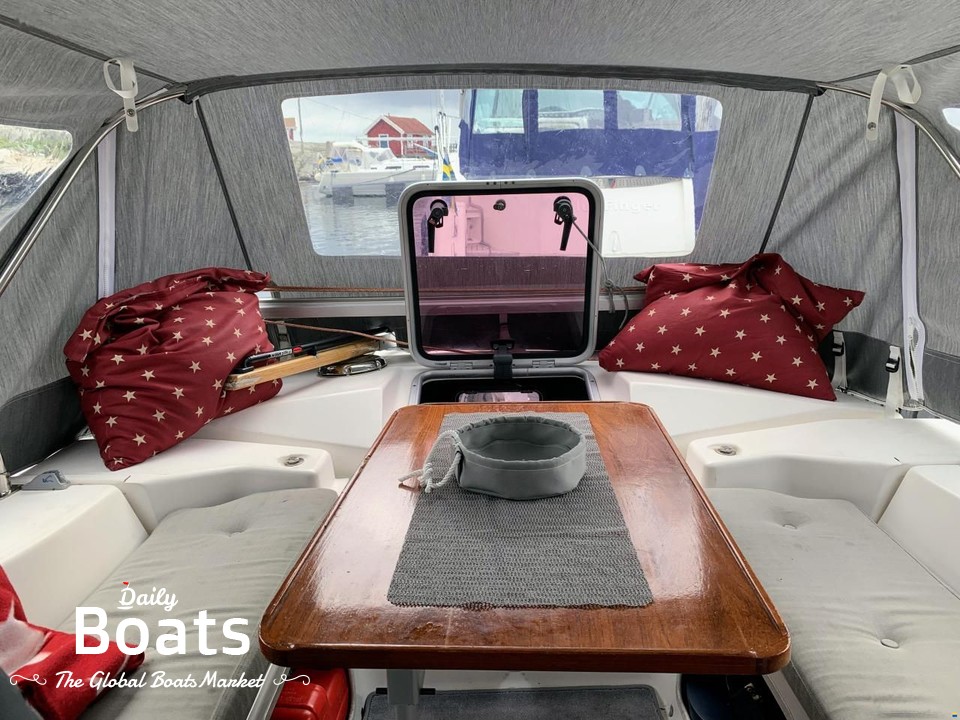 2005 Corsair Marine 28 Ec for sale. View price, photos and Buy 2005 ...