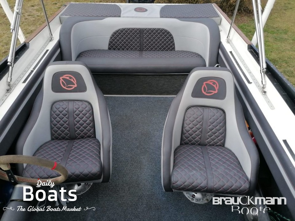 1992 Manta Racing Boats Offshore Boot for sale. View price, photos and ...