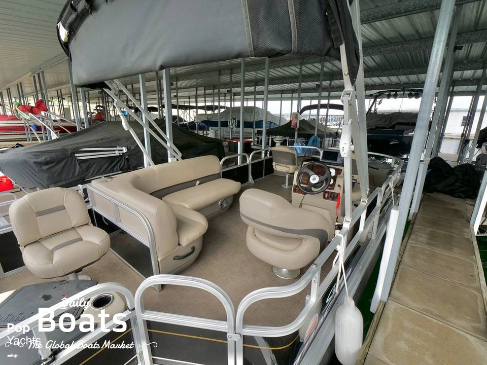 2020 Sun Tracker 18 Dlx Bass Buggy for sale. View price, photos and Buy ...