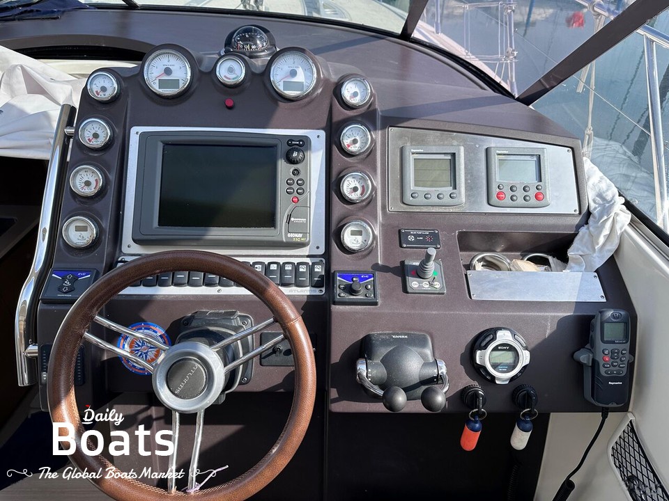 2010 Azimut Atlantis 40 Ht for sale. View price, photos and Buy 2010 ...
