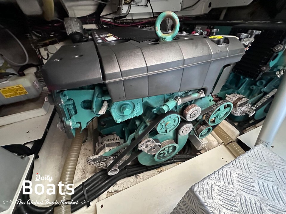 2010 Azimut Atlantis 40 Ht for sale. View price, photos and Buy 2010 ...