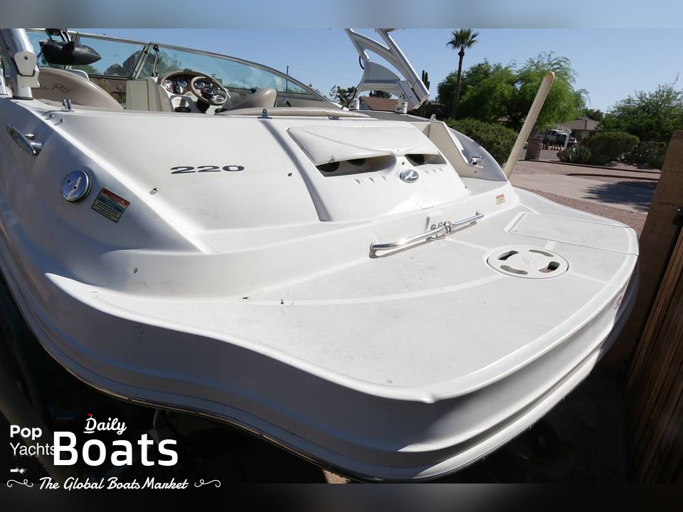2002 Sea Ray 220 Sun Deck for sale. View price, photos and Buy 2002 Sea ...