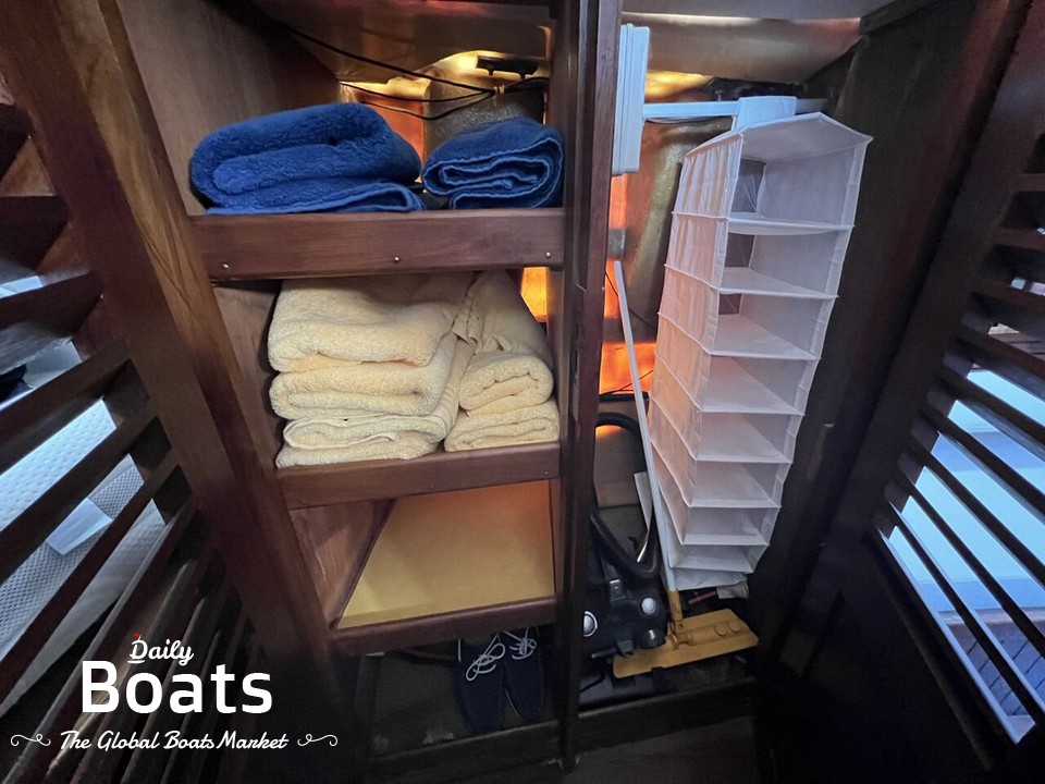 1972 Tyler Boat Company Deb 33 for sale. View price, photos and Buy ...