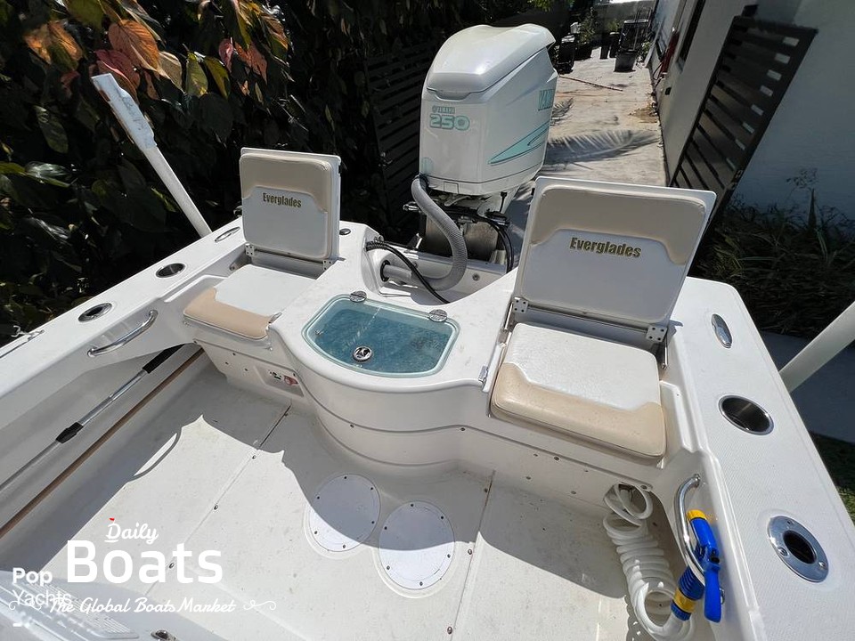 2005 Everglades 223 Cc for sale. View price, photos and Buy 2005 ...