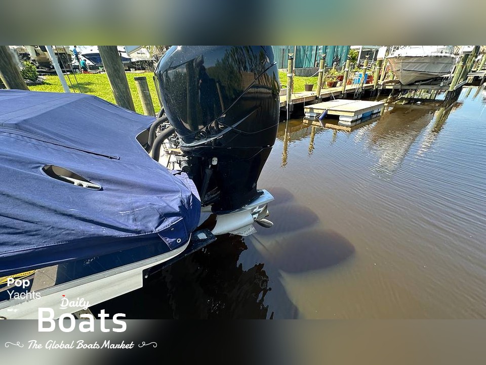 2005 Wellcraft 35 Ccf for sale. View price, photos and Buy 2005 ...