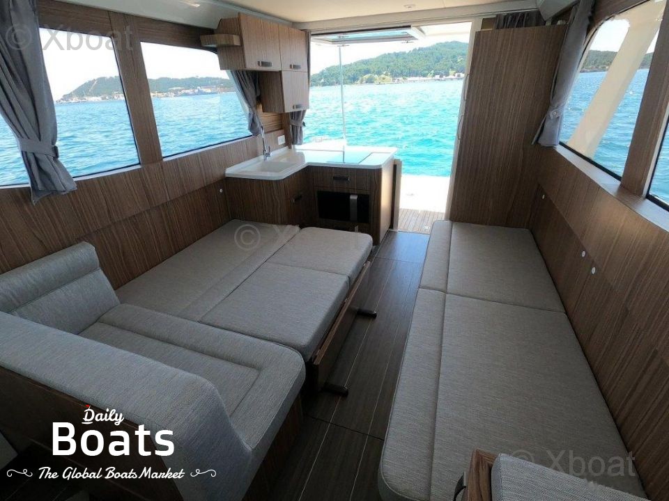 2020 Seaway Yachts Neo-Retro Trawler Par Excellence. The Greenline 33 ...