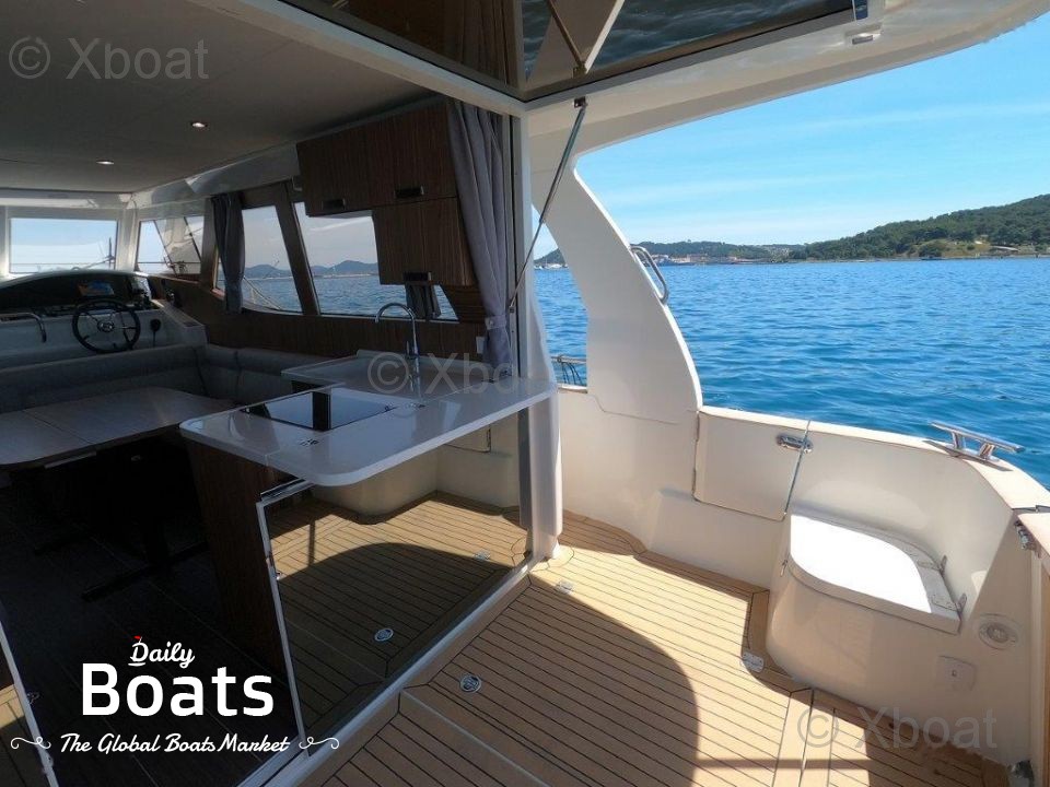 2020 Seaway Yachts Neo-Retro Trawler Par Excellence. The Greenline 33 ...