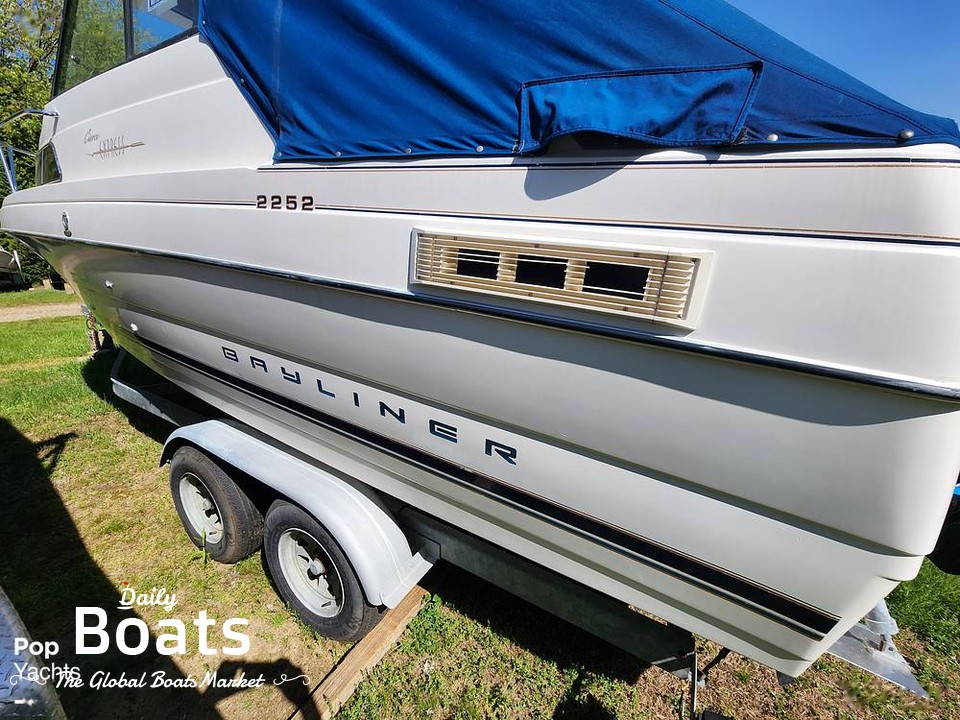 1997 Bayliner 2252 Ciera Express Hardtop for sale. View price, photos ...