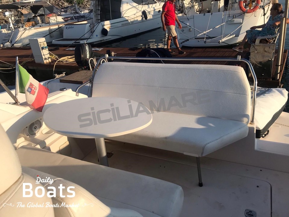 2007 Regal Marine Commodore 2665 for sale. View price, photos and Buy ...