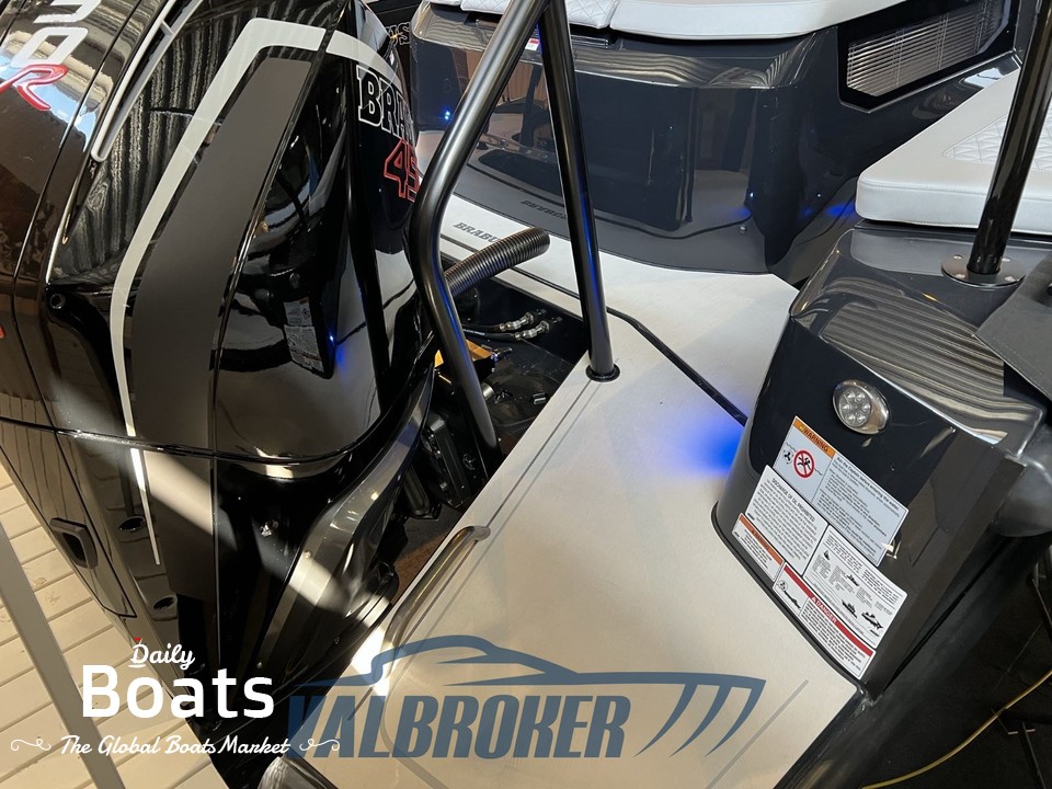 2023 Axopar Brabus Shadow 900 Black Ops in vendita. Visualizza il ...