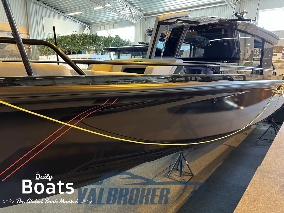 2023 Axopar Brabus Shadow 900 Black Ops in vendita. Visualizza il ...