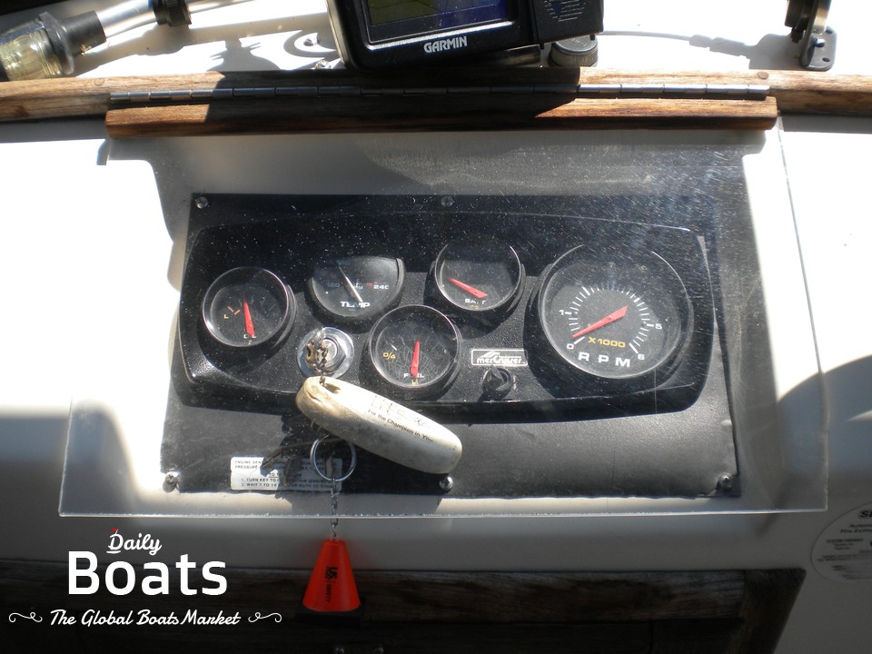 1986 Pacemaker 26 Flybridge Cruiser for sale. View price, photos and ...