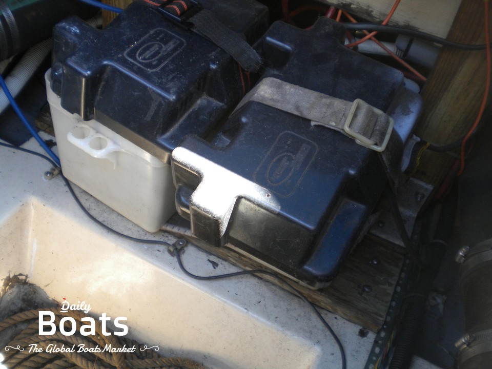 1986 Pacemaker 26 Flybridge Cruiser for sale. View price, photos and ...