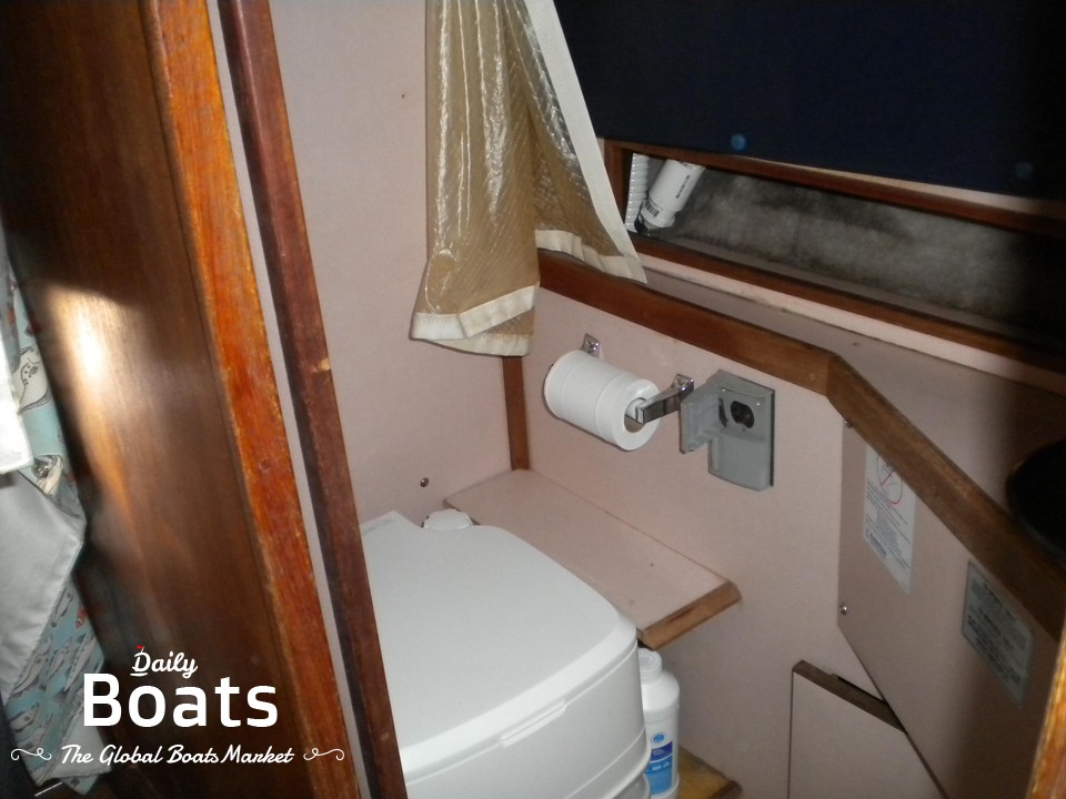 1986 Pacemaker 26 Flybridge Cruiser for sale. View price, photos and ...