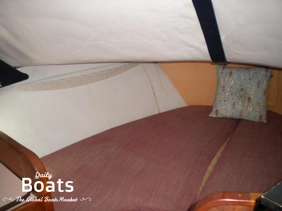 1986 Pacemaker 26 Flybridge Cruiser for sale. View price, photos and ...