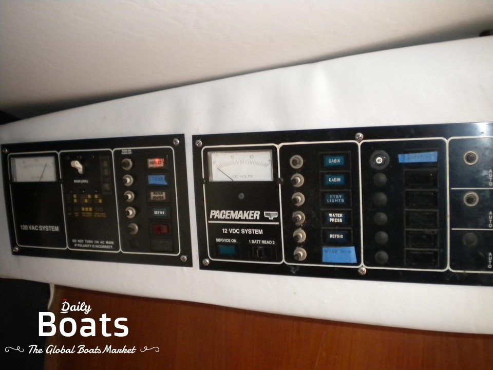 1986 Pacemaker 26 Flybridge Cruiser for sale. View price, photos and ...