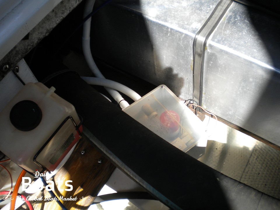 1986 Pacemaker 26 Flybridge Cruiser for sale. View price, photos and ...