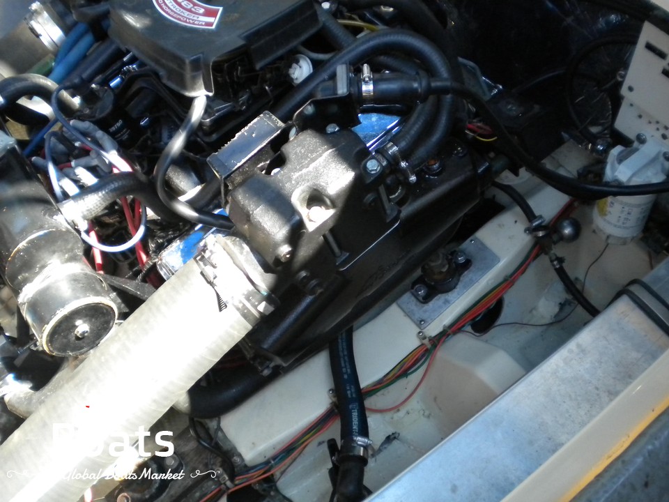 1986 Pacemaker 26 Flybridge Cruiser for sale. View price, photos and ...