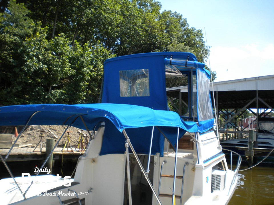 1986 Pacemaker 26 Flybridge Cruiser for sale. View price, photos and ...