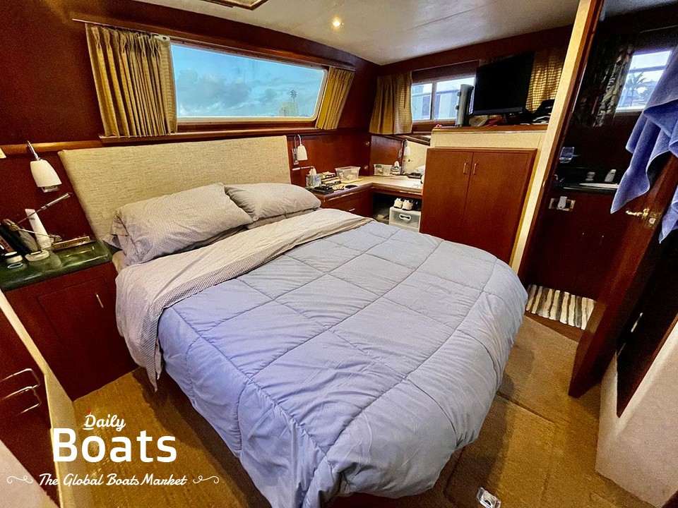 1996 Tollycraft 48 Cockpit Motor Yacht for sale. View price, photos and ...