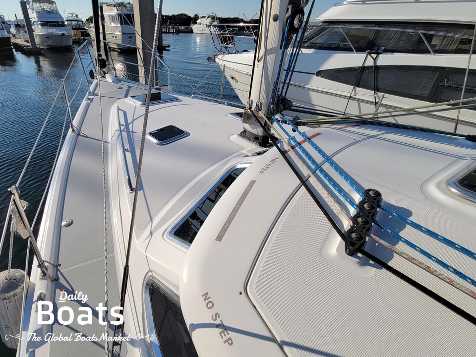 2007 Hunter 44 Deck Salon for sale. View price, photos and Buy 2007 ...