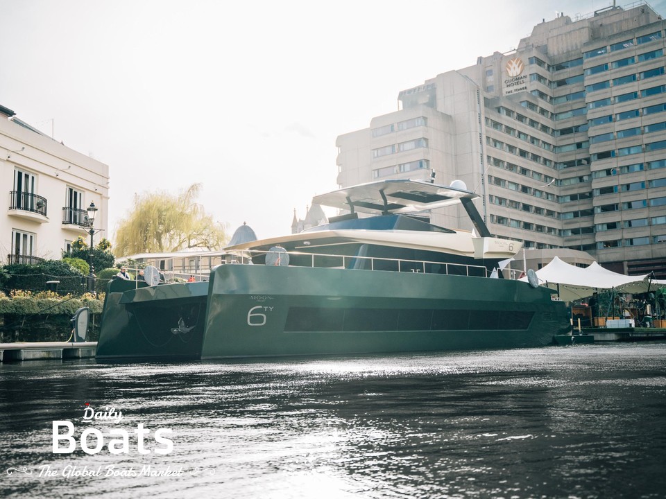 Fly bridge yachts Moon 60 for sale - Daily Boats