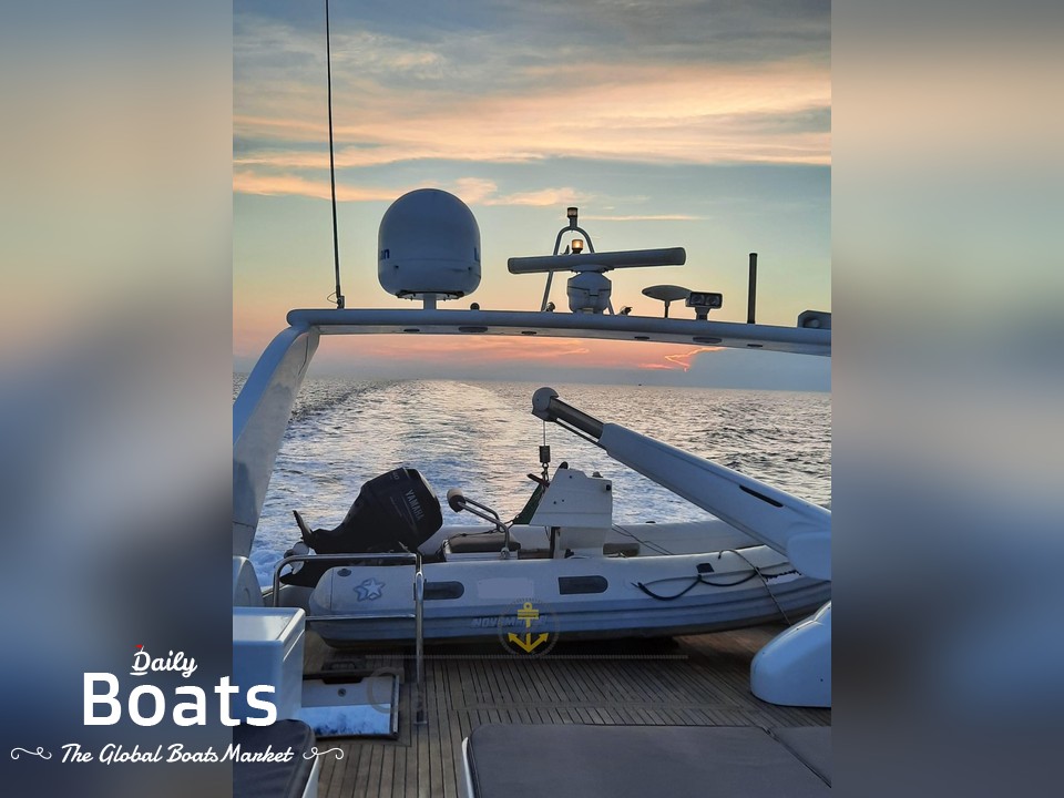 2002 Custom Navar Cantieri Flybridge 82 for sale. View price, photos ...