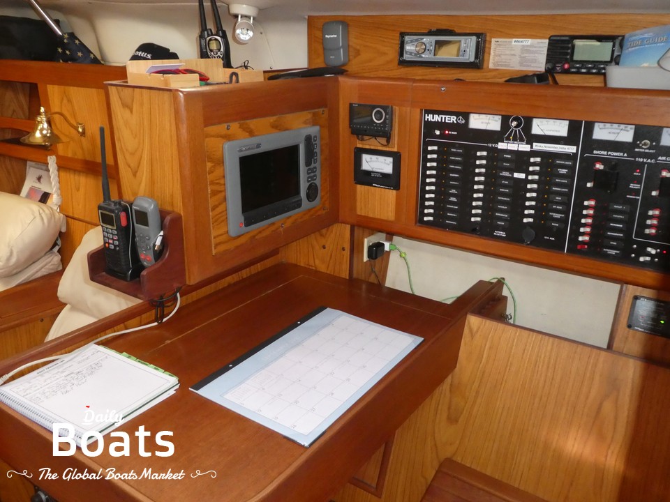 2001 Hunter 460 for sale. View price, photos and Buy 2001 Hunter 460 ...