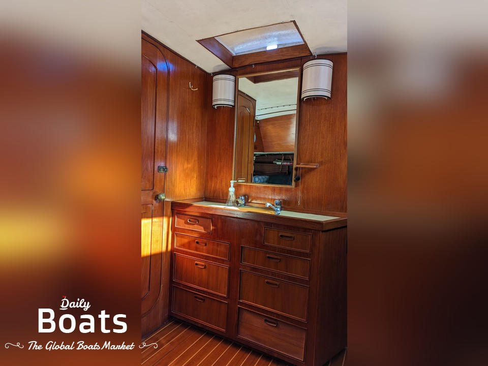 1976 Maple Leaf Center Cockpit for sale. View price, photos and Buy ...