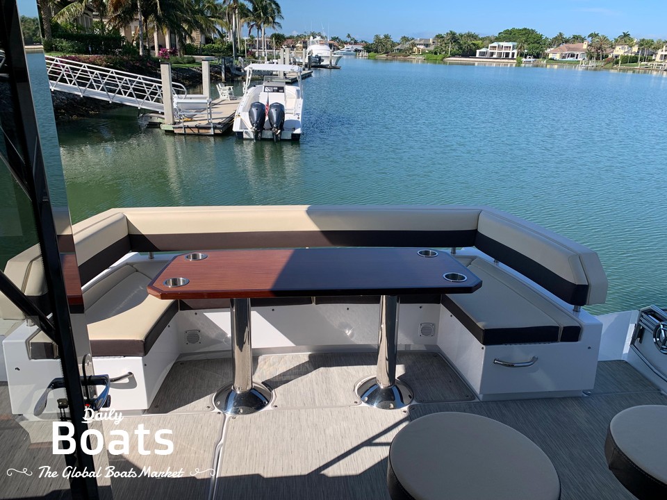 2020 Cruisers Yachts 60 Fly for sale. View price, photos and Buy 2020 ...