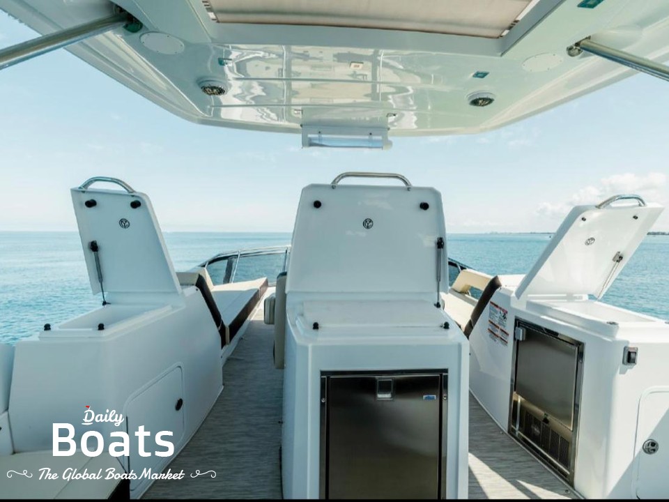 2020 Cruisers Yachts 60 Fly for sale. View price, photos and Buy 2020 ...