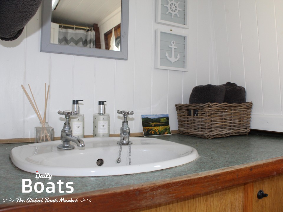 2001 Narrowboat 55' Andicraft Cruiser Stern for sale. View price ...