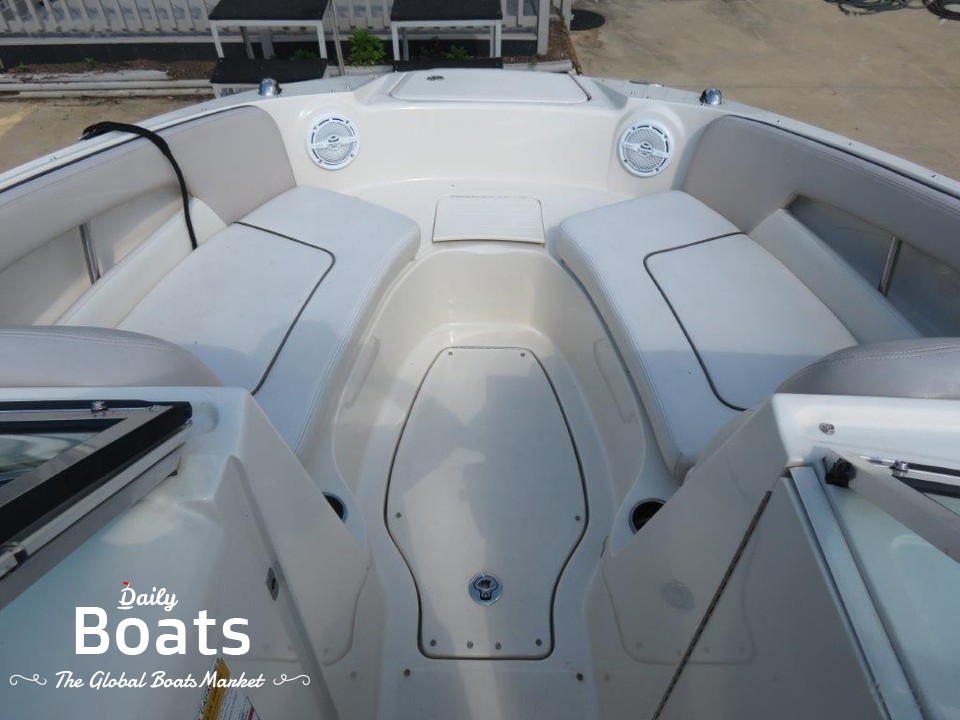 2010 Sea Ray 220 Sundeck for sale. View price, photos and Buy 2010 Sea ...