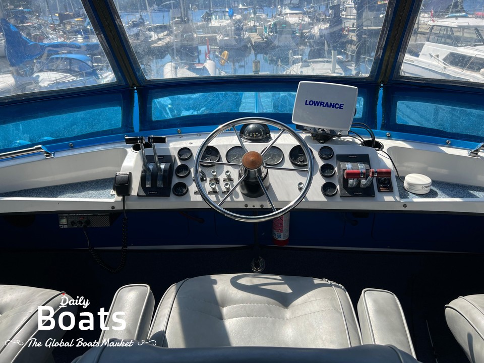 1995 Commander 30 for sale. View price, photos and Buy 1995 Commander ...