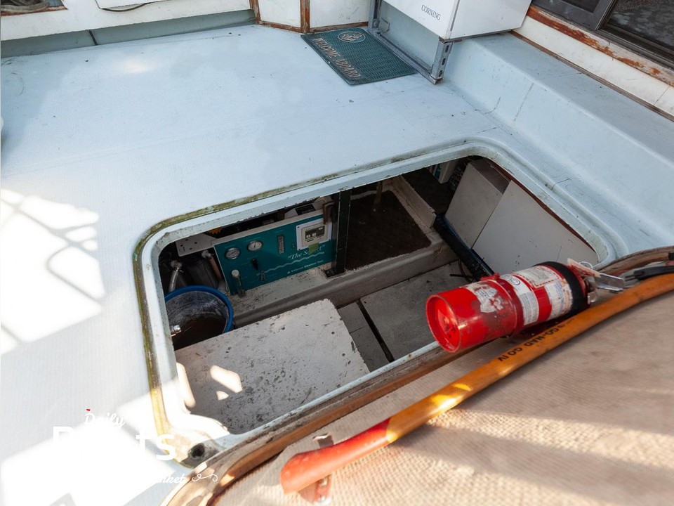 1977 Uniflite Sport Fisherman for sale. View price, photos and Buy 1977 ...