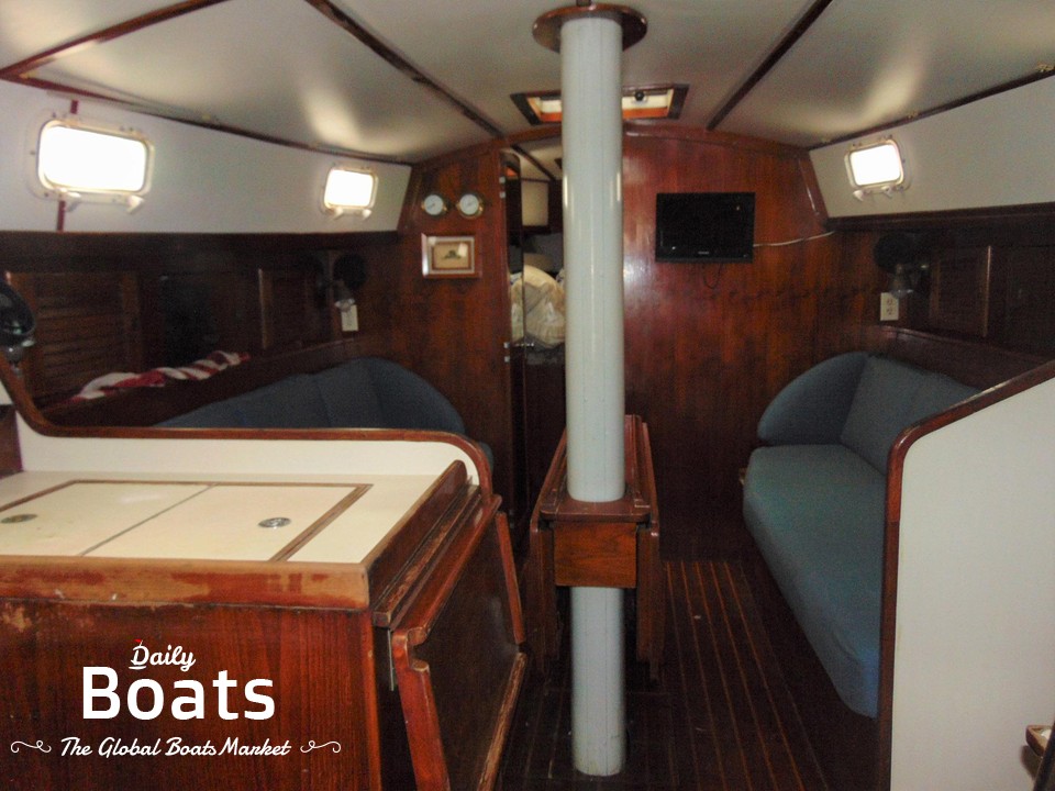 1983 Pearson 424 for sale. View price, photos and Buy 1983 Pearson 424 ...