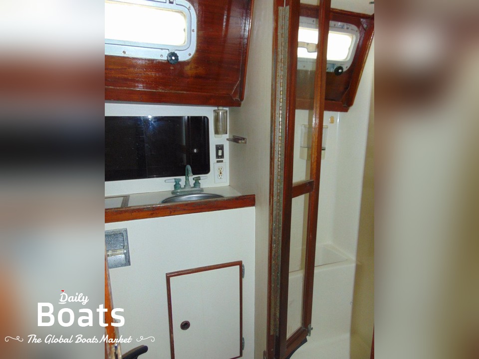 1983 Pearson 424 for sale. View price, photos and Buy 1983 Pearson 424 ...