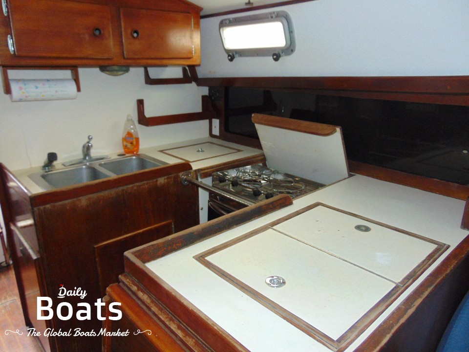 1983 Pearson 424 for sale. View price, photos and Buy 1983 Pearson 424 ...