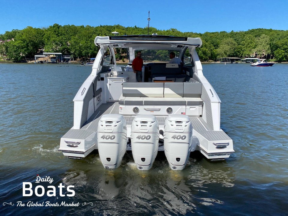 2021 Cruisers Yachts 42 Gls Outboard for sale. View price, photos and ...