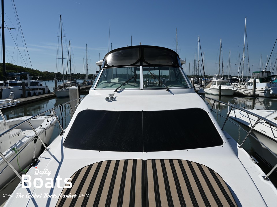 2004 Cruisers Yachts 405 Express Motoryacht for sale. View price ...