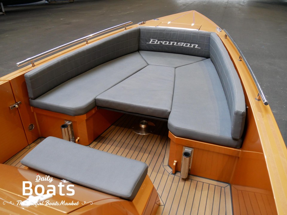 2014 Tender Bronson Jet 25 - Hamilton Jet for sale. View price, photos ...