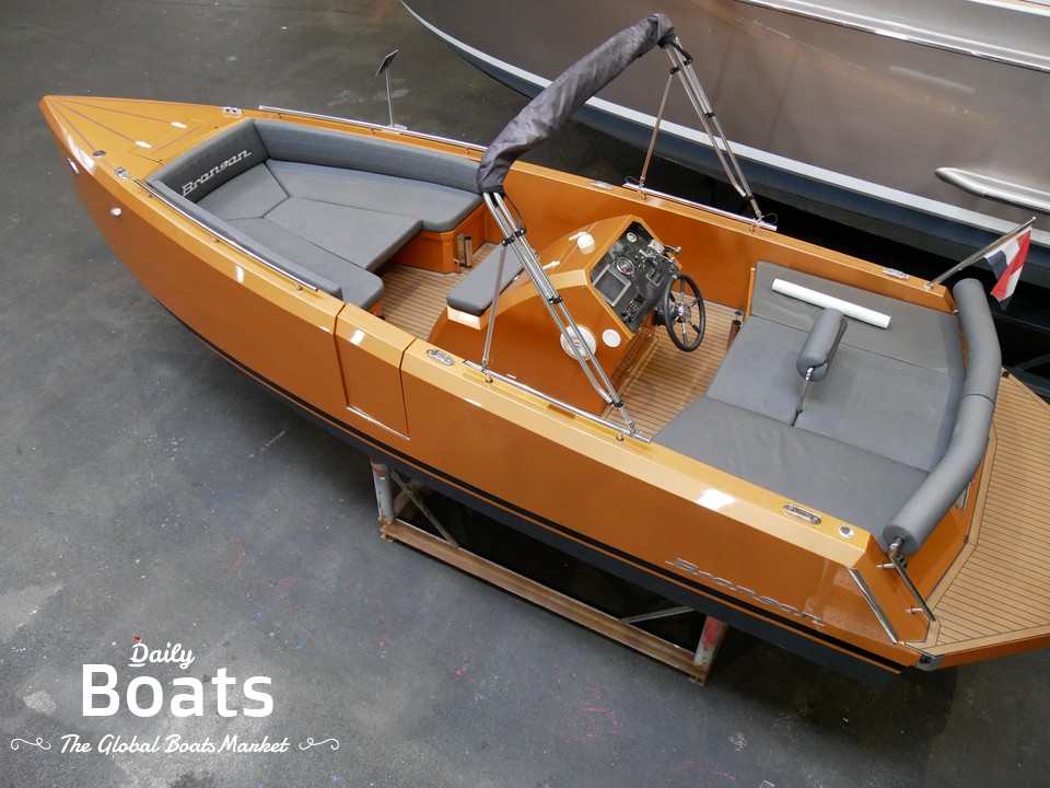 2014 Tender Bronson Jet 25 - Hamilton Jet for sale. View price, photos ...