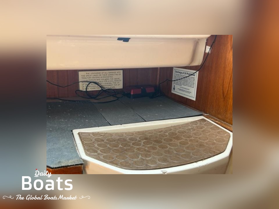 1988 Hunter 335 for sale. View price, photos and Buy 1988 Hunter 335 ...