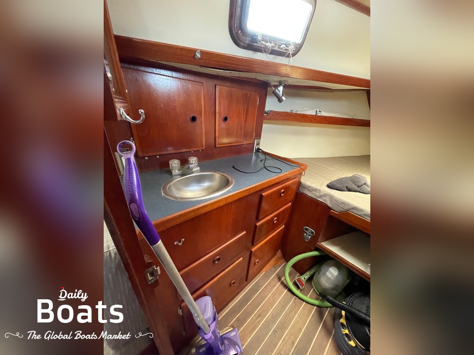 1981 Pearson 424 for sale. View price, photos and Buy 1981 Pearson 424 ...